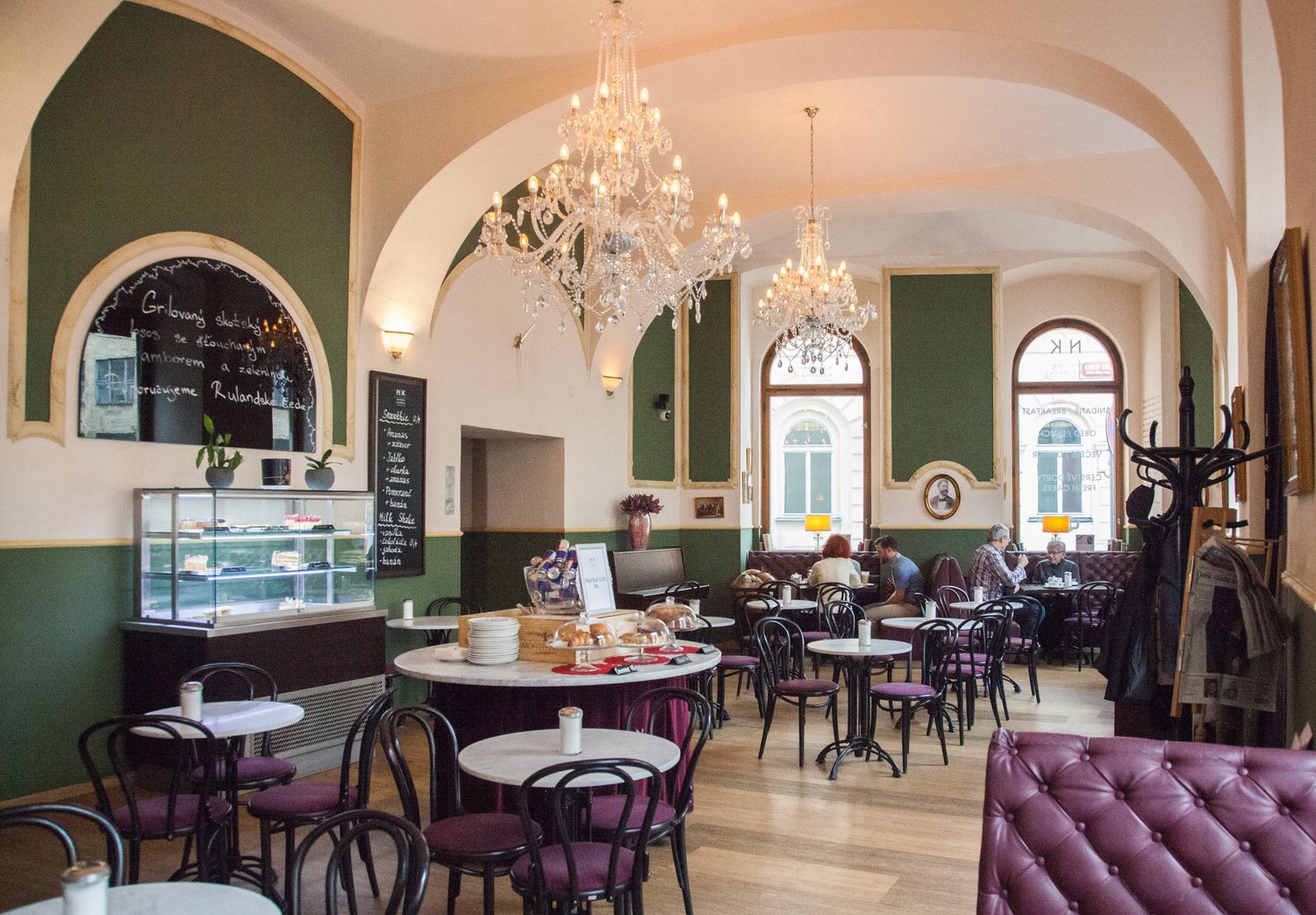Um café em Praga - D de Delta